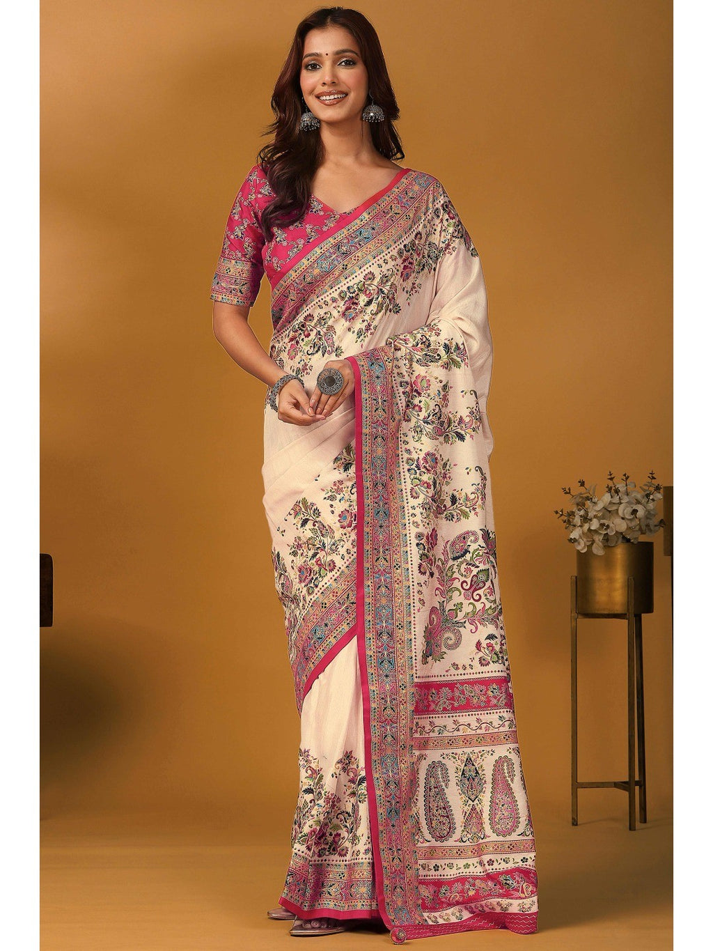 Elegant Cream Pure Viscose Dola Saree Adorned With Floral & Paisley Po